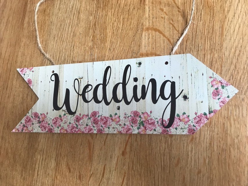 Wedding Arrow Wooden Sign / Wooden Plaque Welcome Board. - Etsy UK