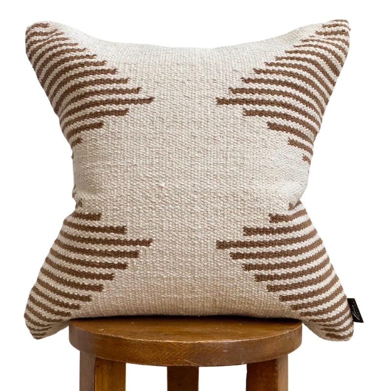 Rustic Farmhouse Throw Pillow - Etsy
