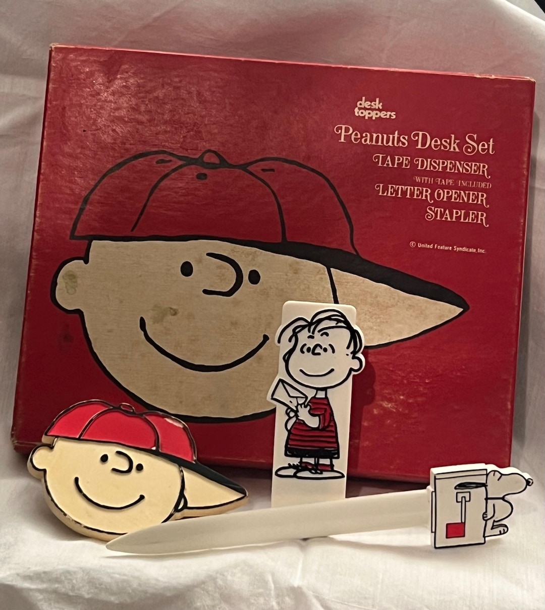 Vintage Peanuts Charlie Brown Desk Set Tape Dispenser Linus Stapler ...