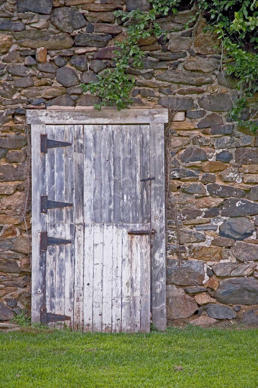 Old Barn Door Photograph | Picture of a Classic Country Barn Door With ...