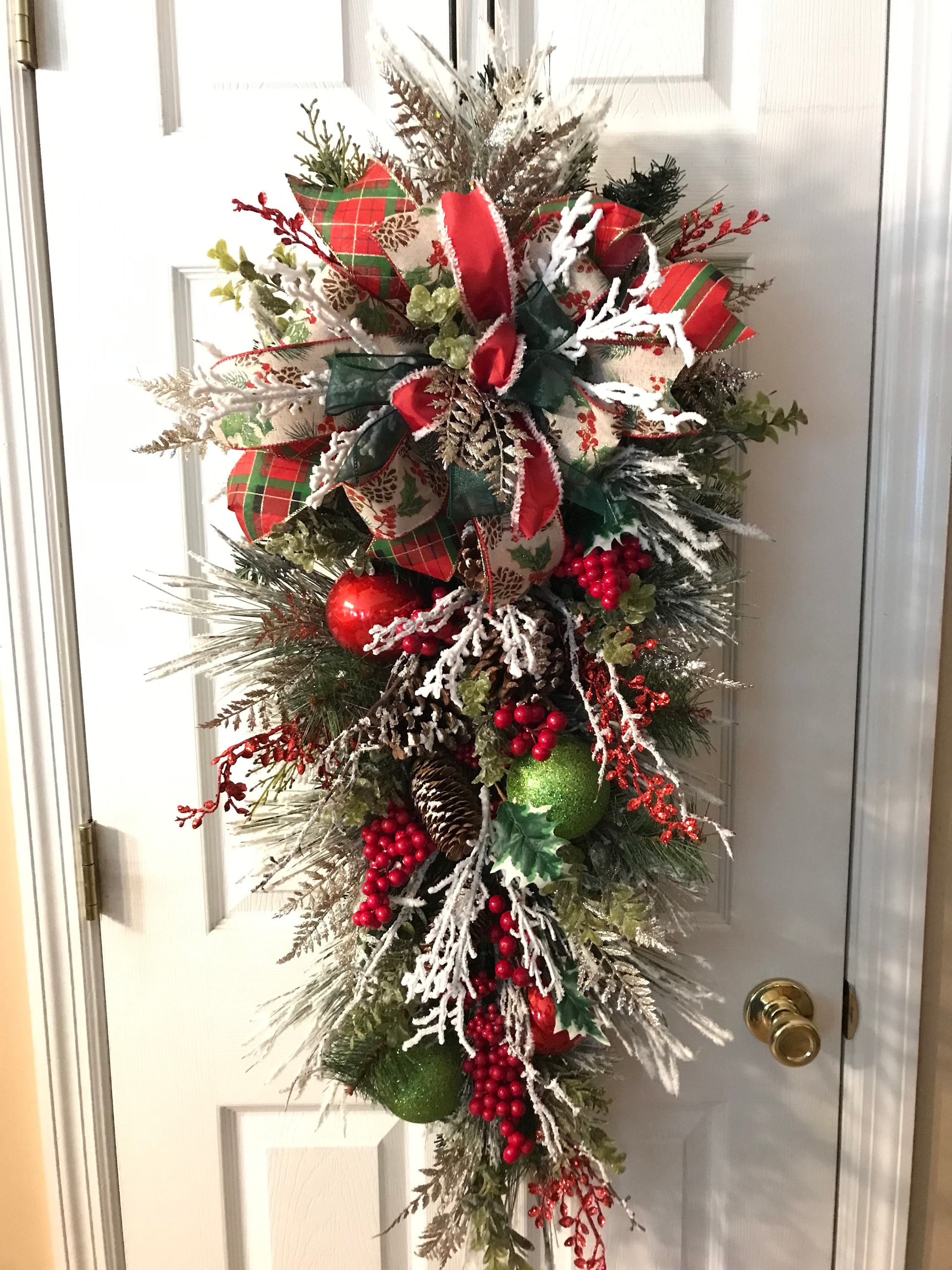 Rustic Christmas Double Door Swag: Evergreen Teardrop With Pinecones ...