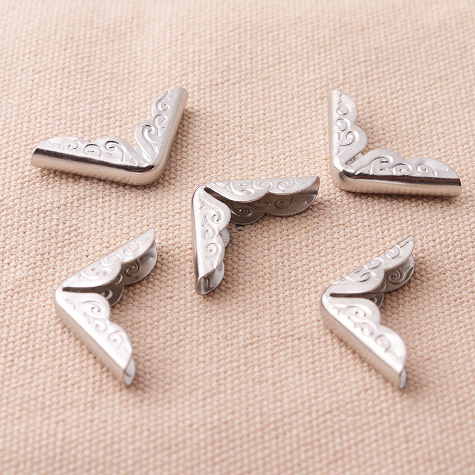 50pcs Metal Corner Protectors Embossed Protector Tips Silver Small 29 ...