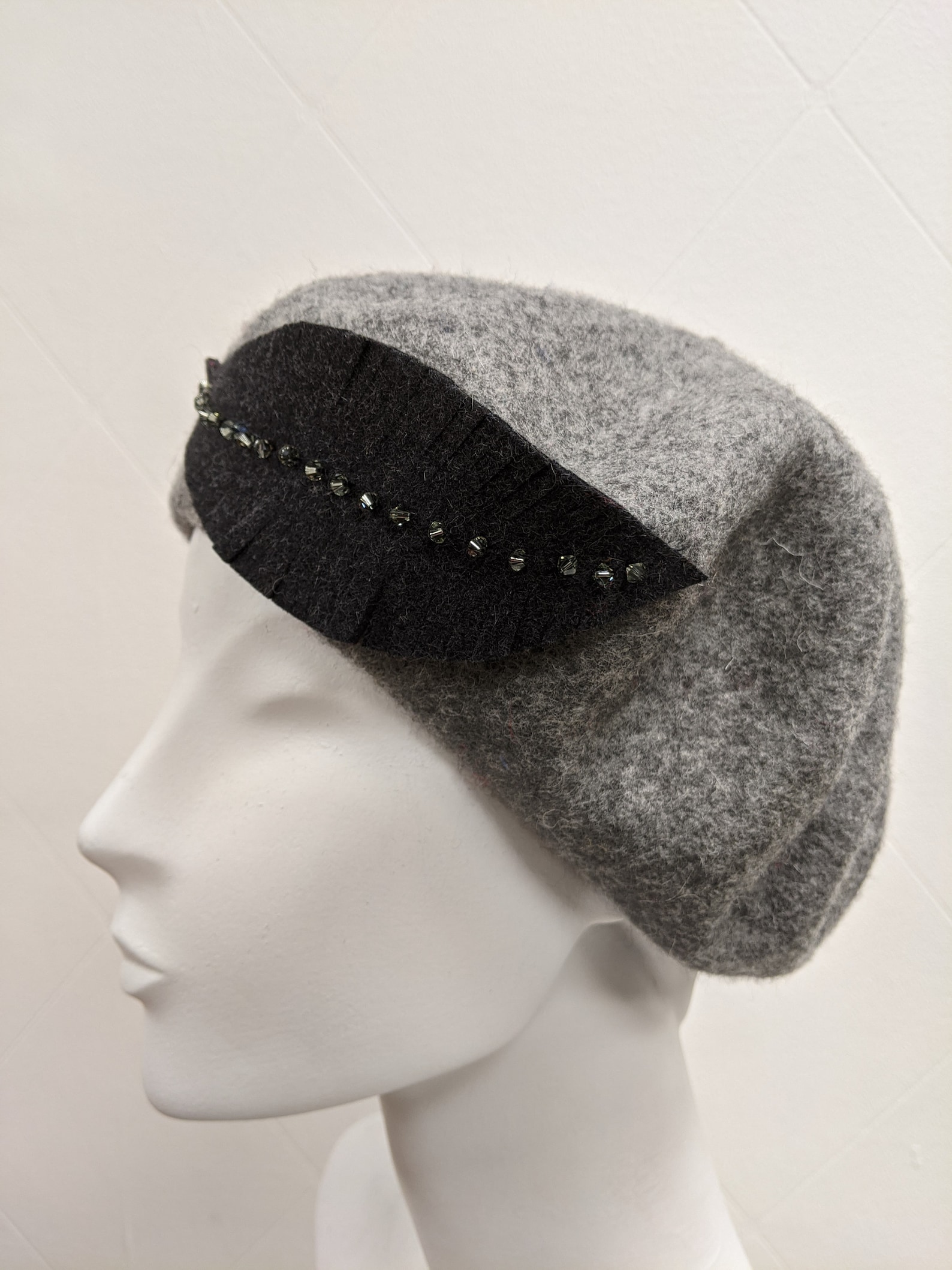 Grey Wool Felt Leaf Decoration Beret French Style Hat Berets for Women ...