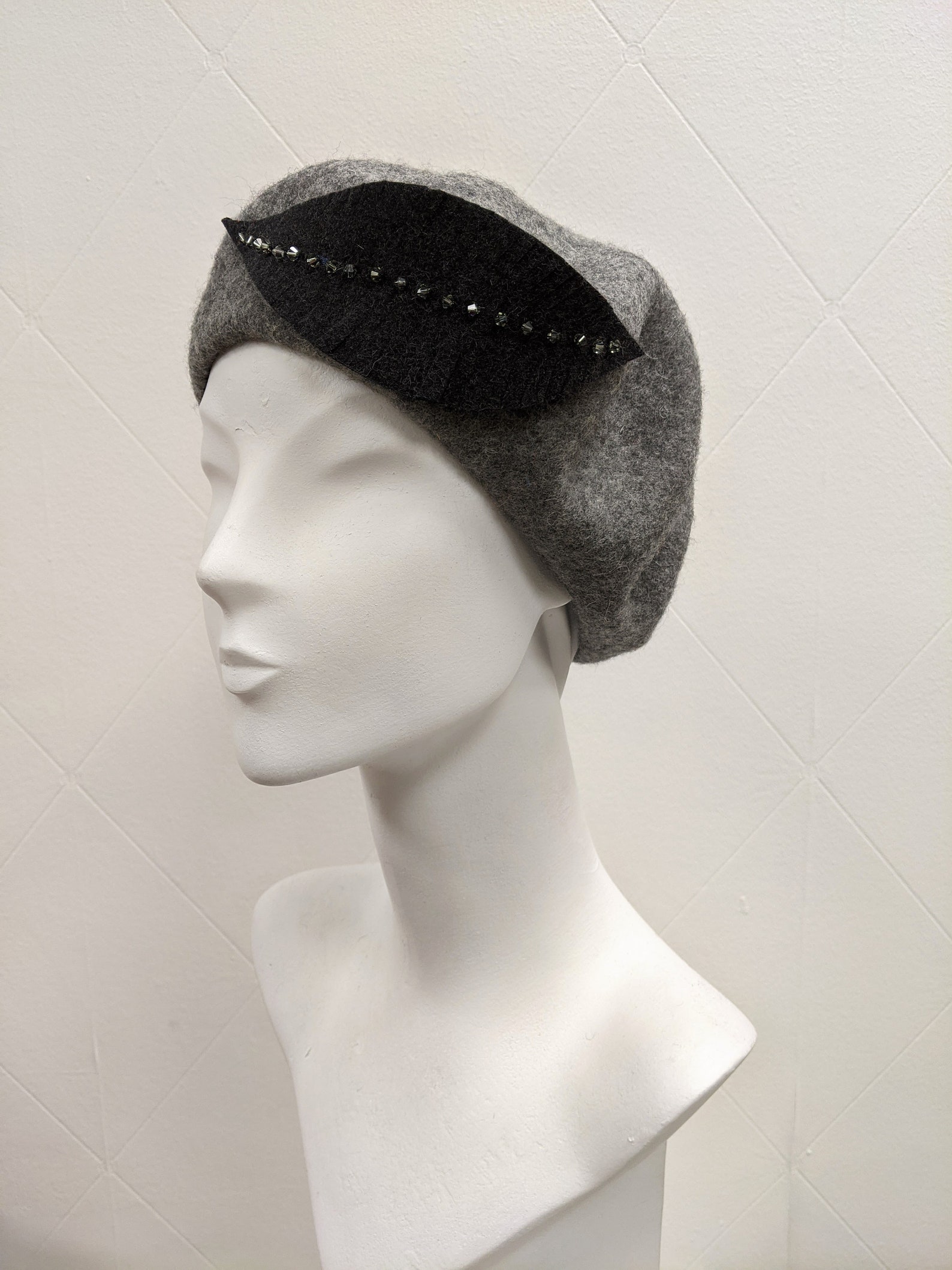 Grey Wool Felt Leaf Decoration Beret French Style Hat Berets for Women ...