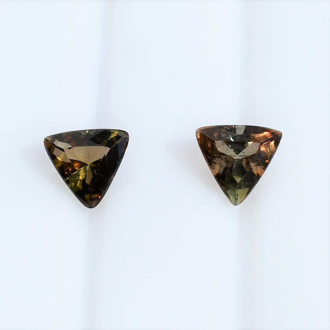 Andalusite Triangle 5 Mm, This Pair of Green Yellow Red Trichroic ...