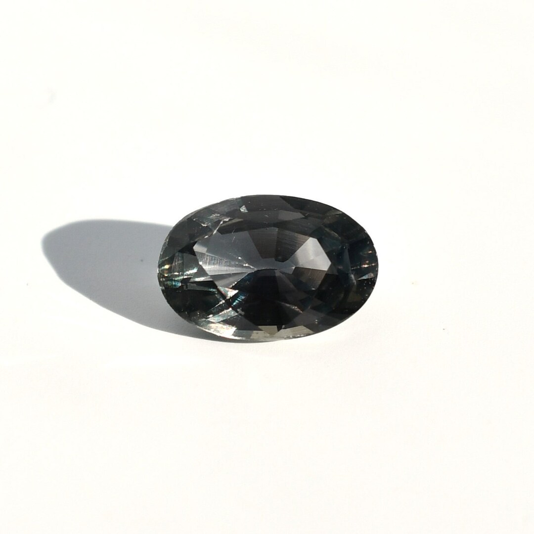 Sapphire Color Changes From Smoky Gray Green to Dull Purple Pink, This ...