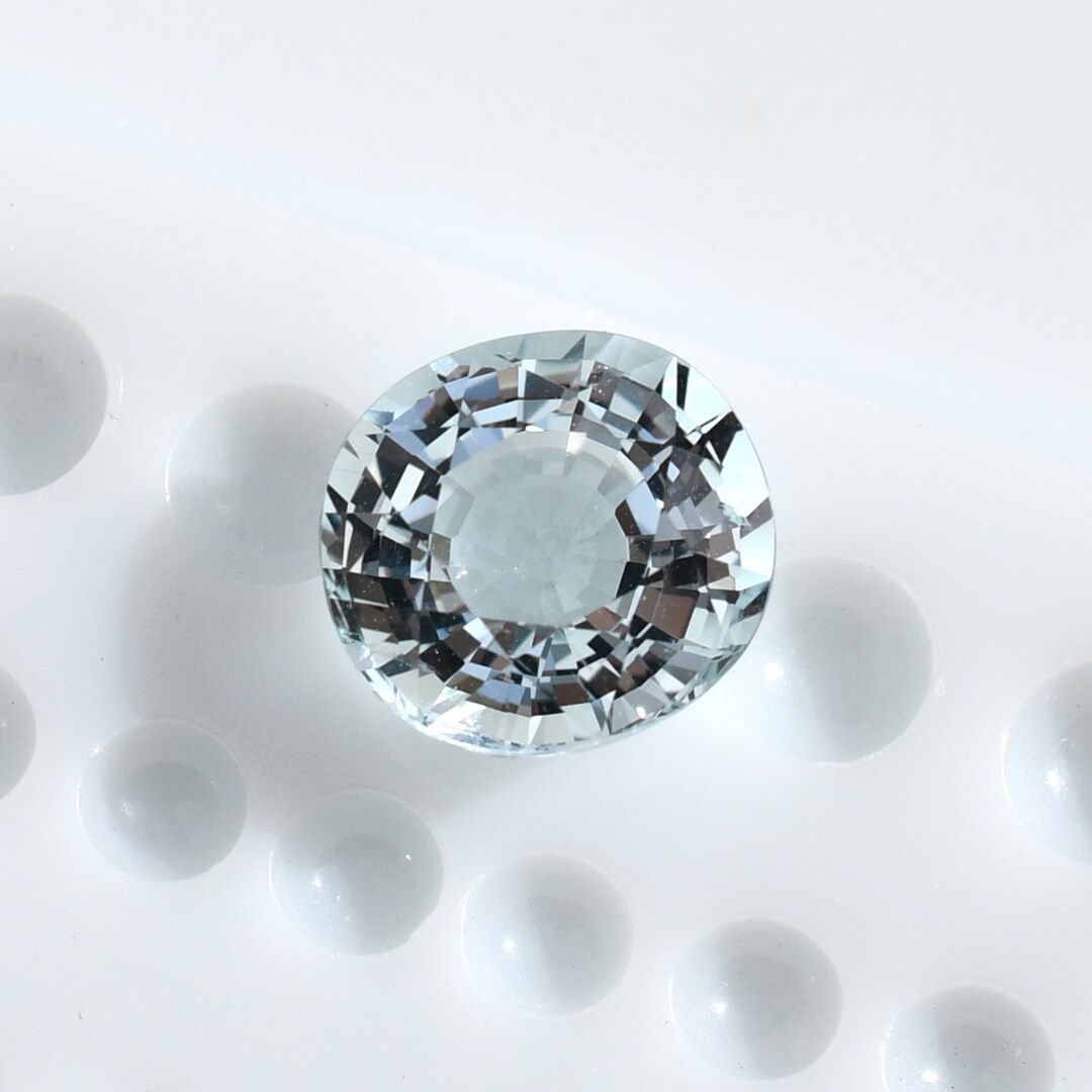 Pastel Sky Blue to Almost Colorless Aquamarine 10 Mm, This Limpid Large ...