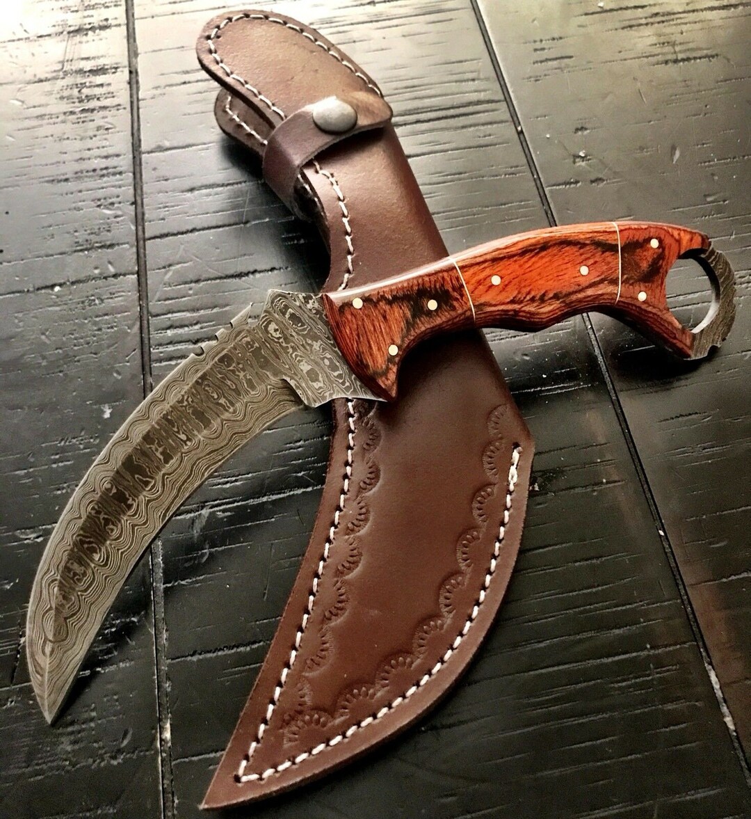 Hand Forged Damascus Steel Karambit Hunting Knife: Walnut Handle ...