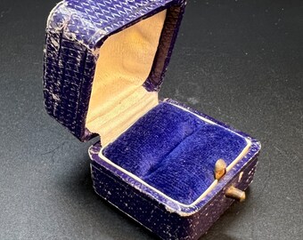 Antique Ring Box - Etsy