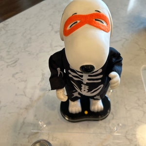 Vintage Halloween Gemmy Peanuts Snoopy in Skeleton Costume Animated ...