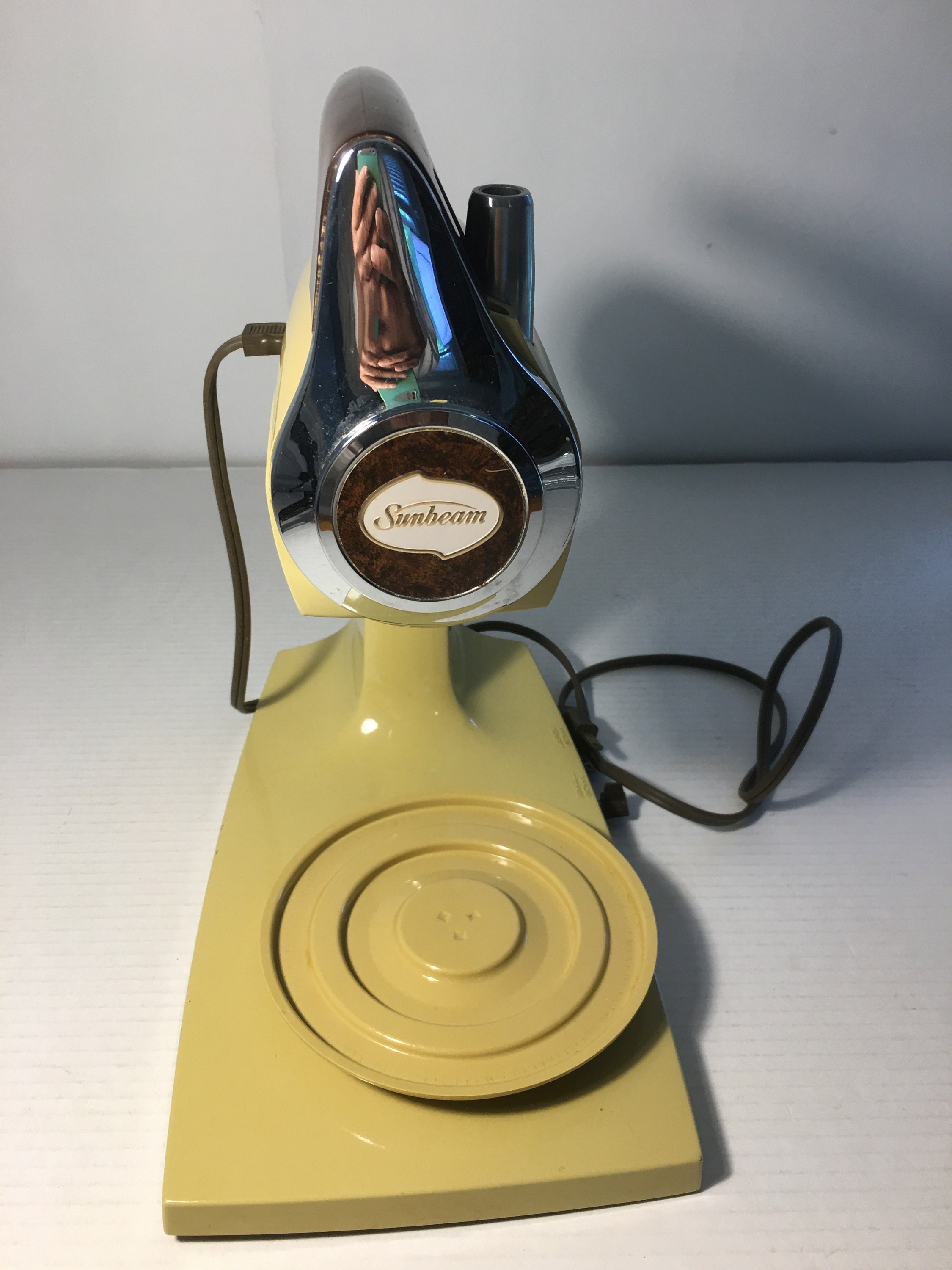 Sunbeam Mixmaster 1970s Yellow Mixer With 2 Bowls and Beaters - Etsy