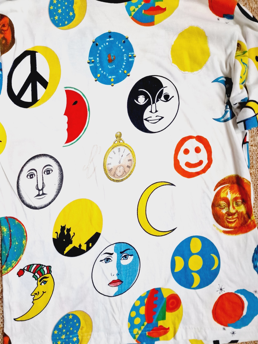 Moschino Symbol Round Moon Sun Peace Money Smily Jin Jang Yin Yang ...