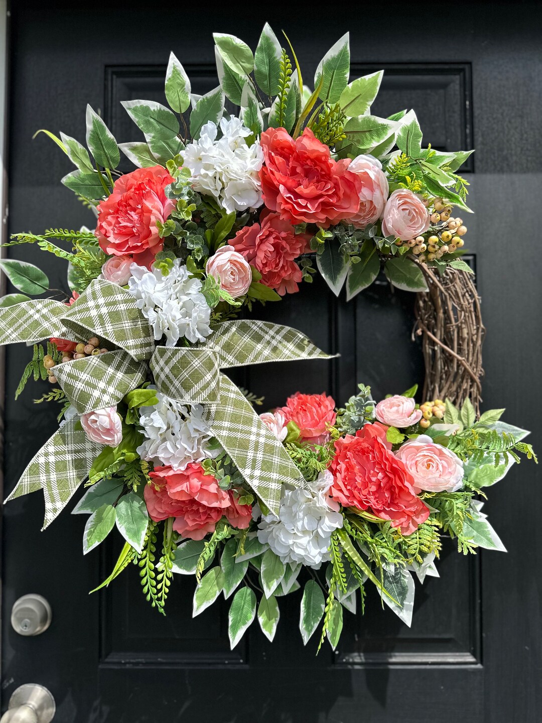 Beautiful Spring Wreath in Shades of Coral and White Hydrabgeas and ...