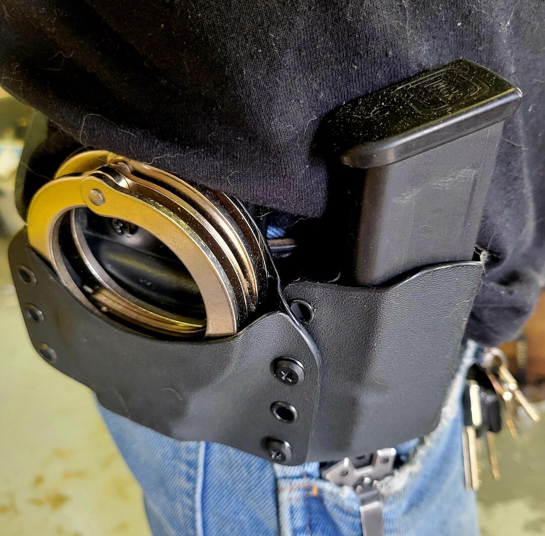 LE Quality Peerless Model 700c Chain Style Handcuffs Kydex Holster W ...