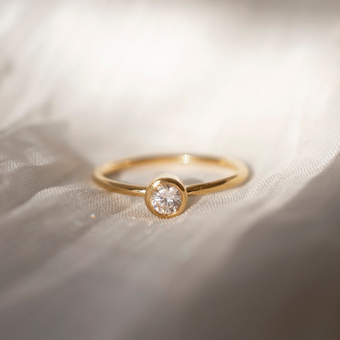 Brilliant Round Engagement Ring, Statement Gold Ring, 10k-18k Gold ...