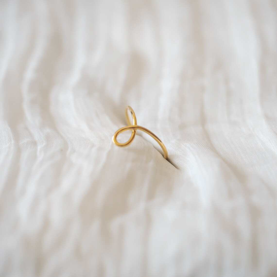 Dainty Loop Wire Gold Ring Handmade 14k Gold Stacking Ring Promise Ring ...