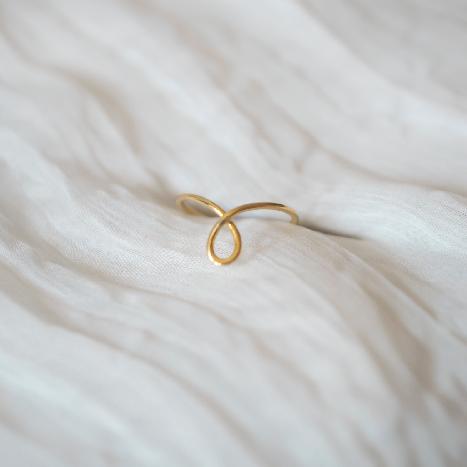 Dainty Loop Wire Gold Ring Handmade 14k Gold Stacking Ring Promise Ring ...