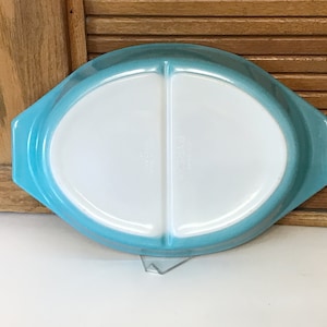 Pyrex Turquoise Divided Dish With Gold Scroll Lid and Cradle - 1 1/2 Qt ...