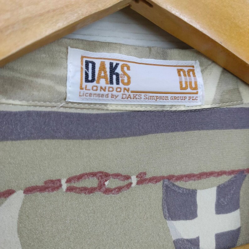 DAKS LONDON Abstrack Royalty Classic Gold Chain Luxury Novelty Baroque ...