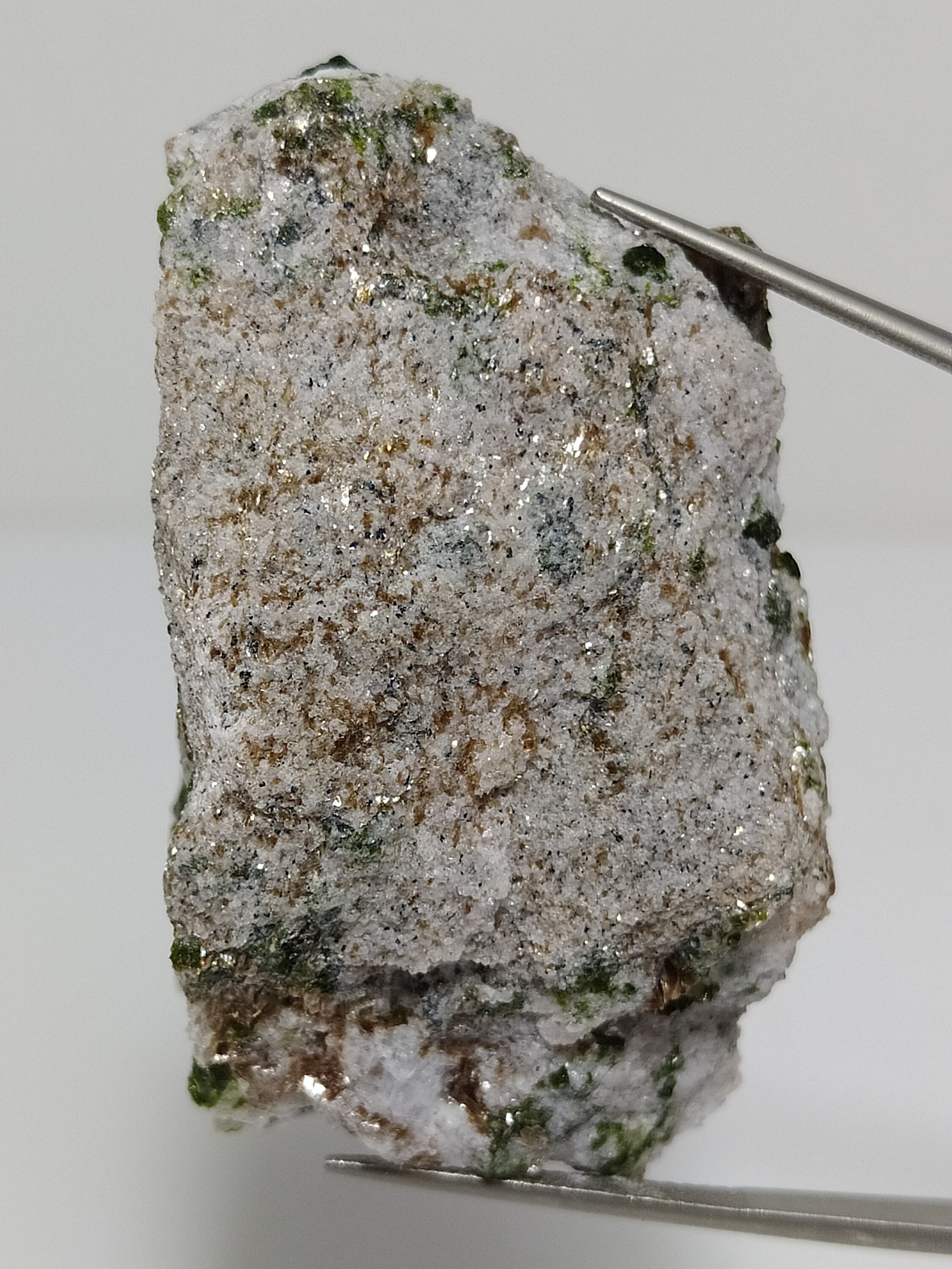 Viridine Crystals on a Feldspar-quartz-muscovite Matrix / - Etsy Sweden