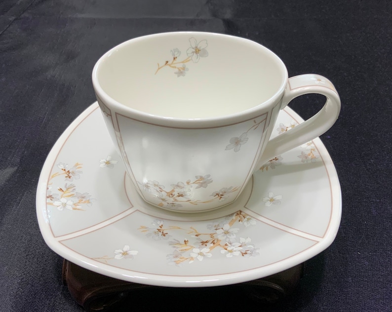 Elegant White Floral Hankook Tea Cup and Saucer - Etsy