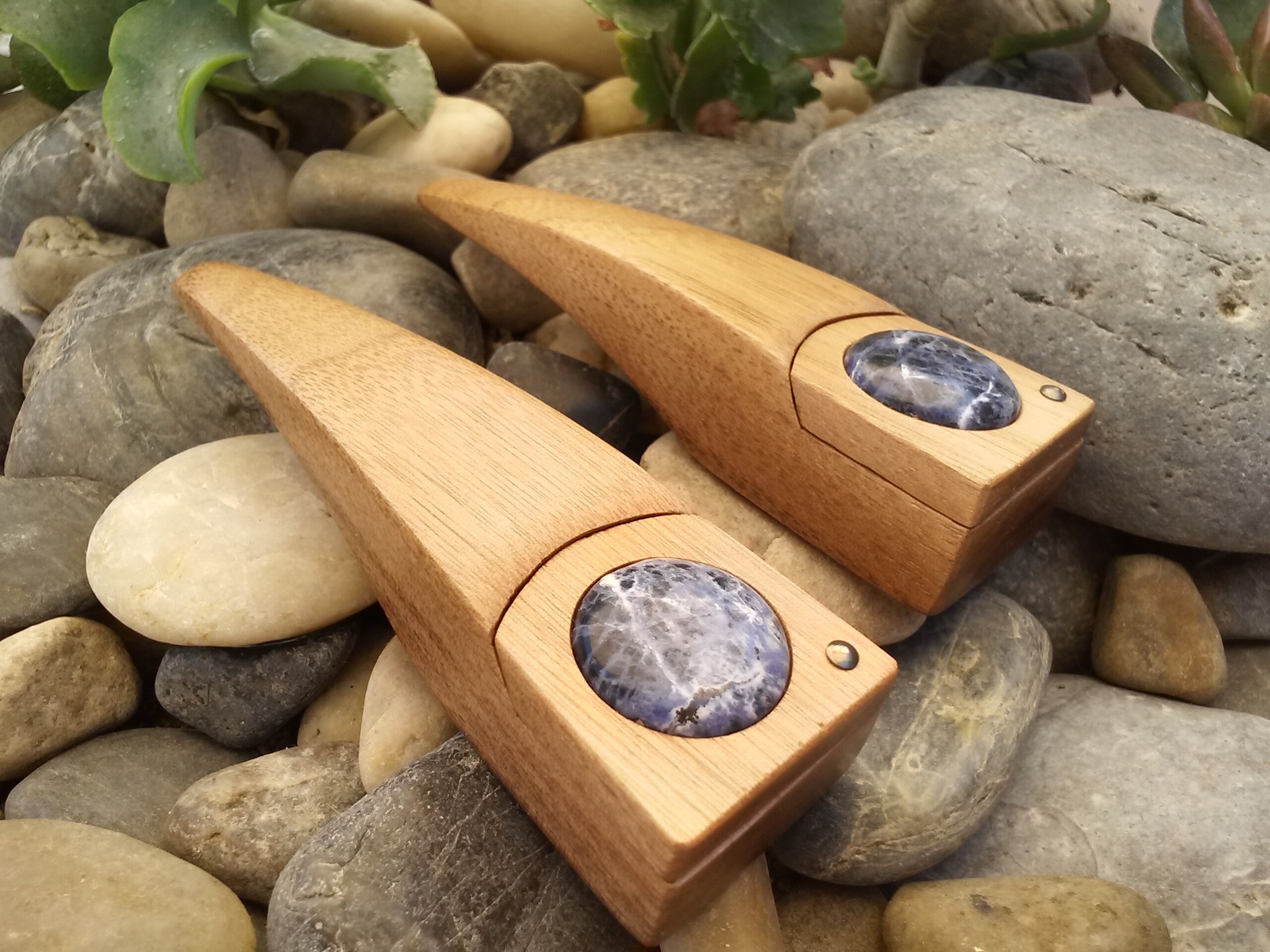 Sodalite Pocket Pipe