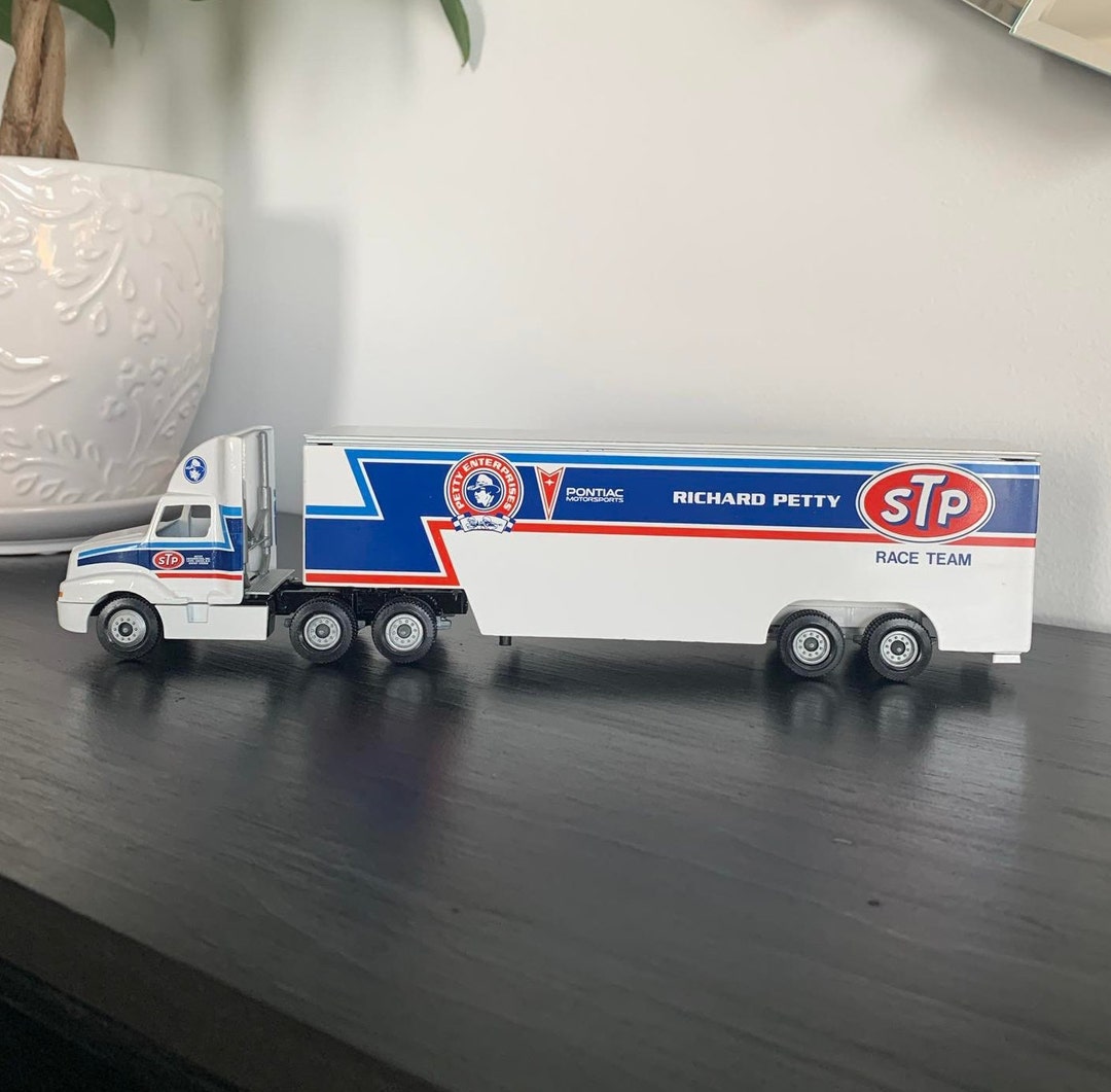 The American Racing Scene 2 Richard Petty STP Racing Truck - Etsy