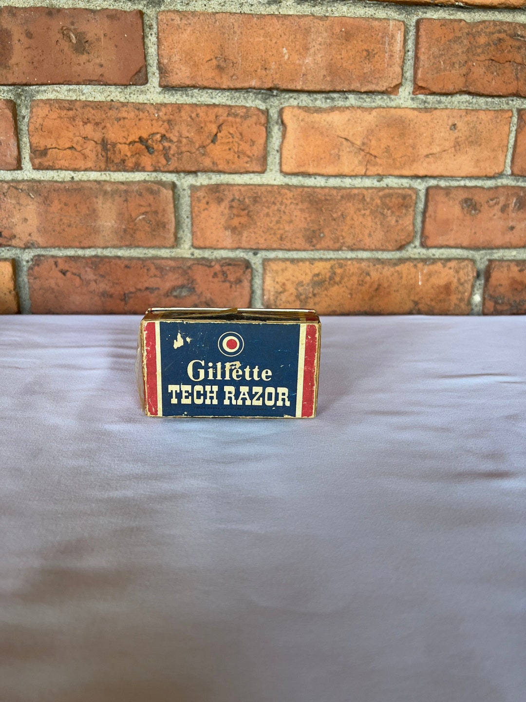 Gillette Tech Razor Set - Razor, Box of 5 Blades, and Presentation Box ...