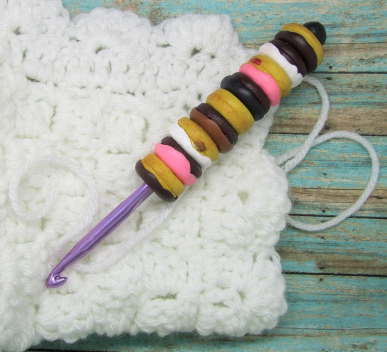 Donut Crochet Hook - Doughnuts - Polymer Clay Crochet Hook - Clay ...