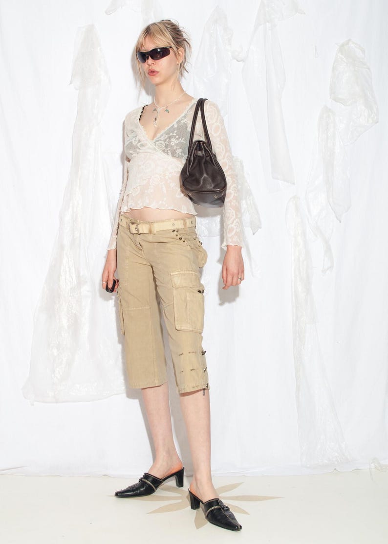 Vintage Y2K Cargo Capri Pants in Beige - 2000s Low Rise Pocketed ...