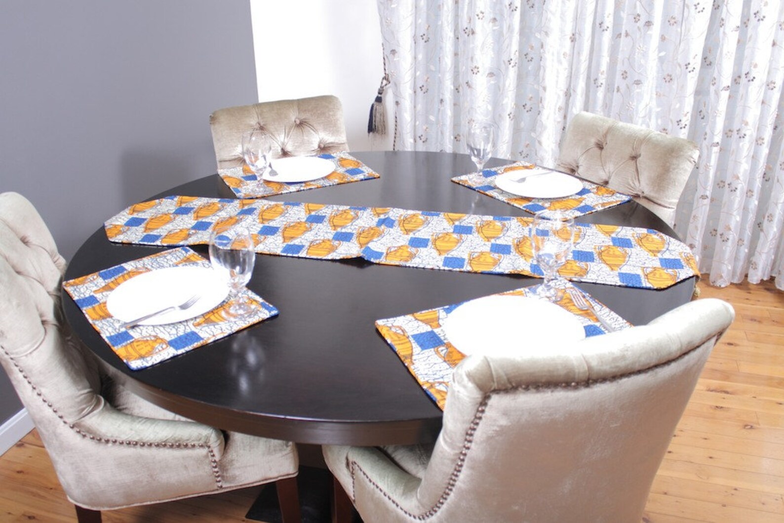 4 Placemats and 1 Table Runner Set - Etsy