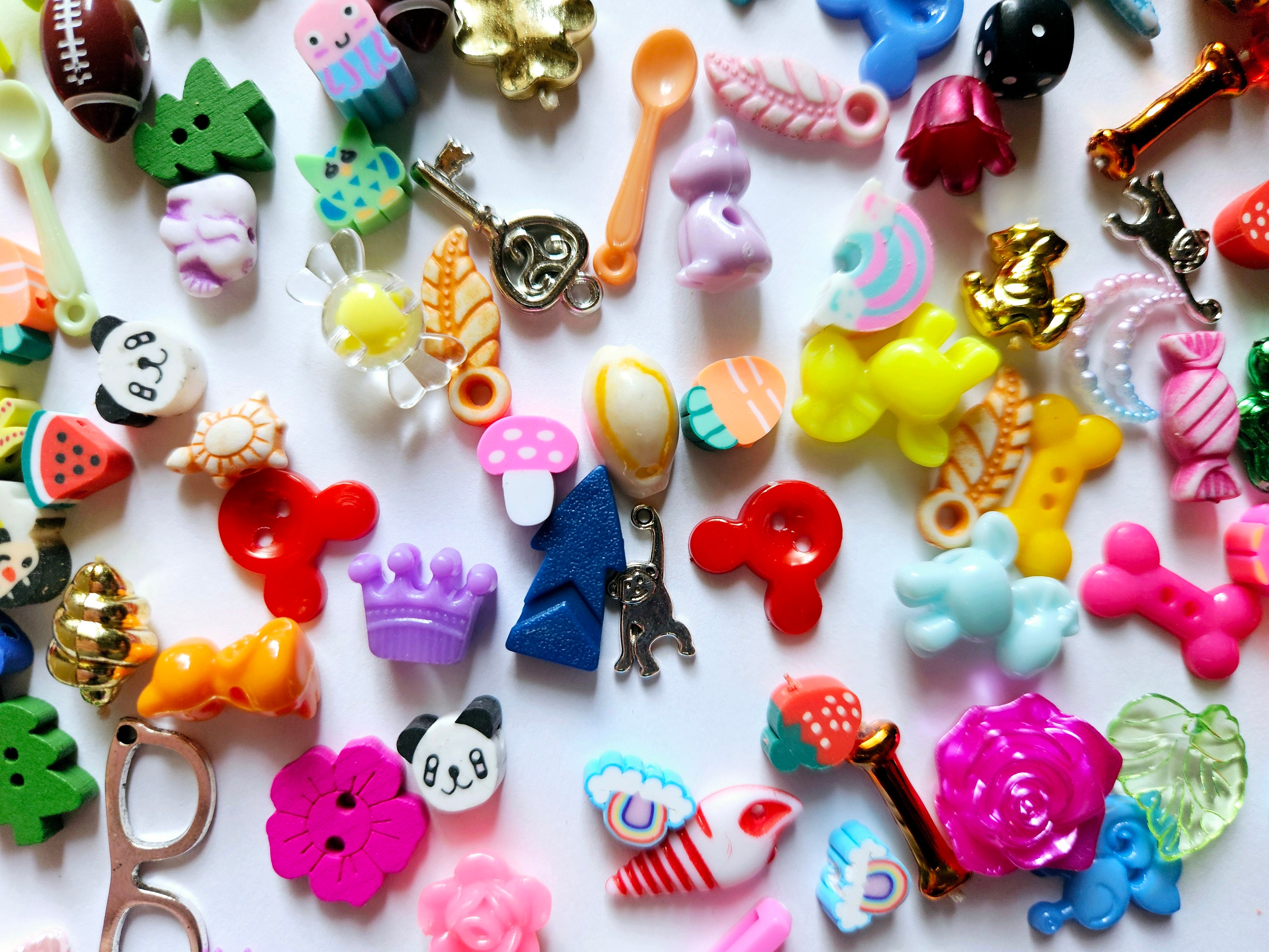 Trinkets Mix (100), Tiny Mixed Miniatures for Crafts, Jewelry, and I ...