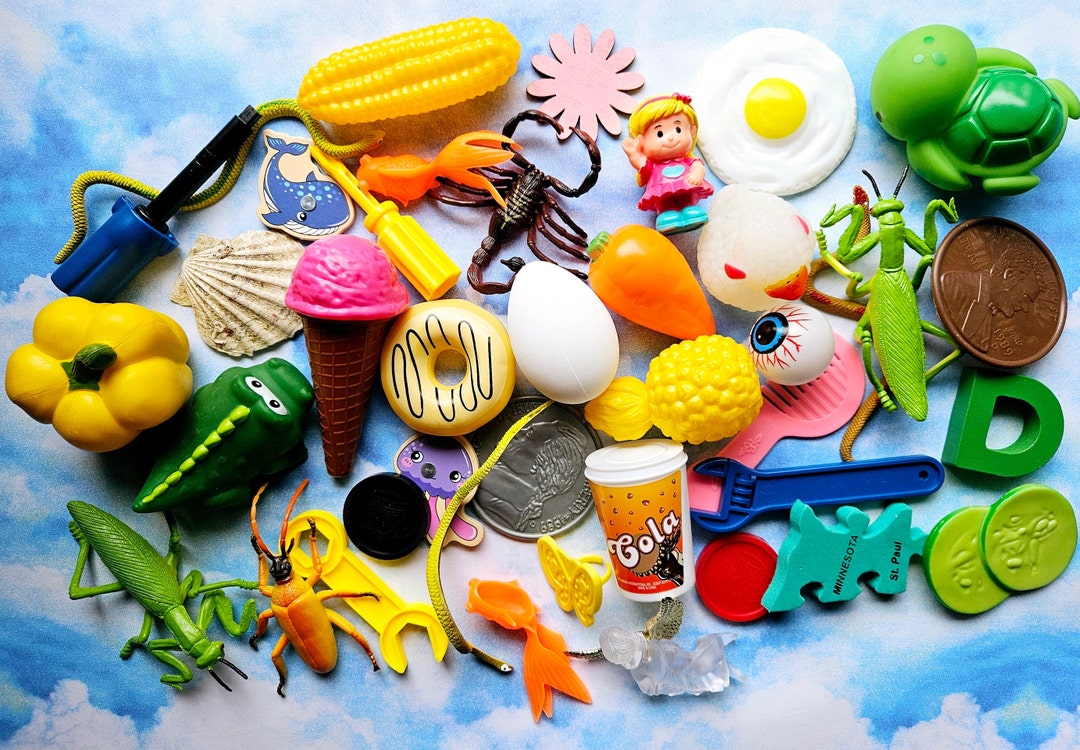 25 Large Trinkets for I Spy or Sensory Games, Very Large Mixed I Spy ...