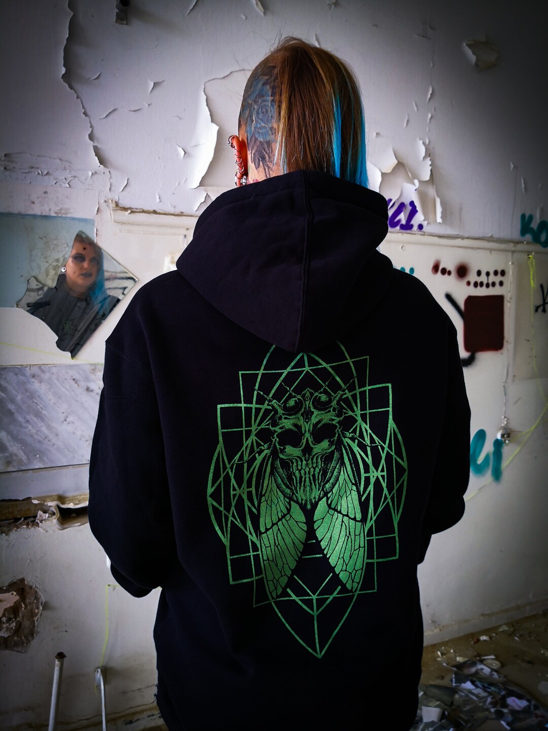 Gloomy Entities Metallic Green Design Alternative Unisex Warm Geometric ...