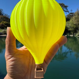 Miniature YELLOW COLOR Ho-scale 1/87 Hot Air Balloon for Model Train or ...