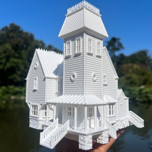 Miniature White Ho-scale Beetlejuice Maitland House Victorian Mansion ...