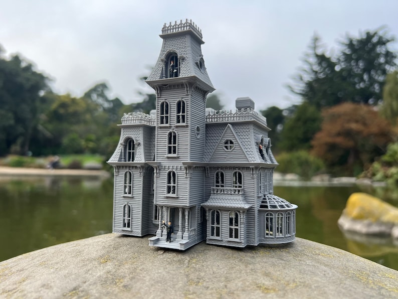 Miniature #37 Gray N-scale Addams House Victorian Mansion Nevermore ...