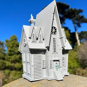 Miniature Gray Ho-scale Gru Villain House Gothic Victorian Minion ...