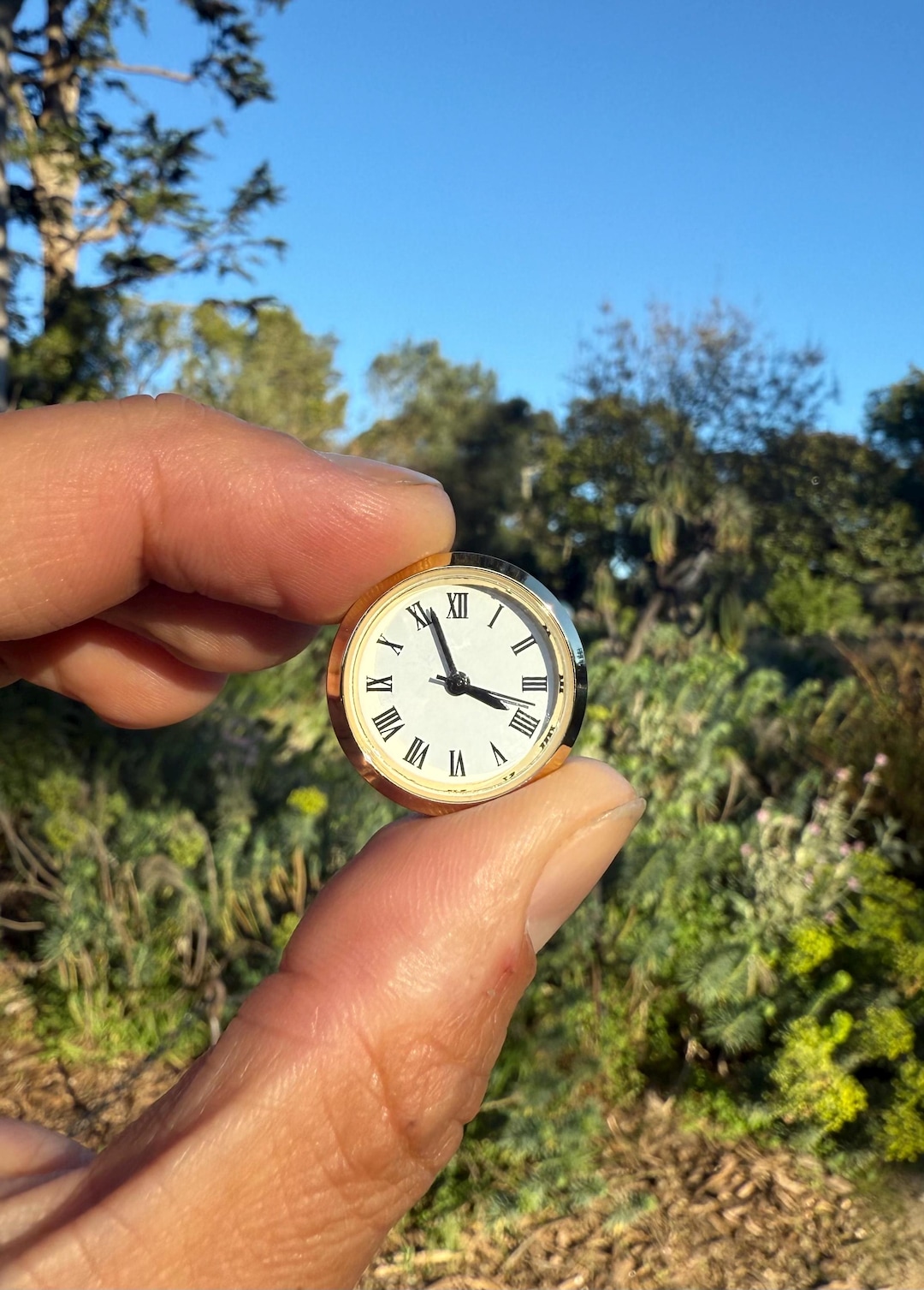 NEW Tiny Miniature Working Quartz Clock 23mm With Pre-installed Battery ...