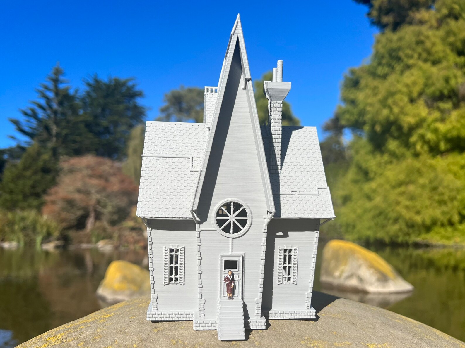Miniature Gray Ho-scale Gru Villain House Gothic Victorian Minion ...
