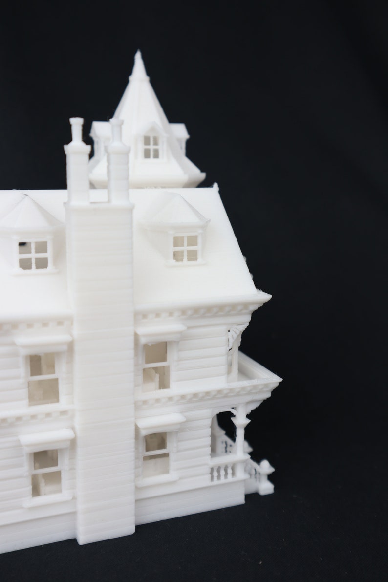 Small Miniature N-scale Queen Anne Victorian House Model +interiors ...