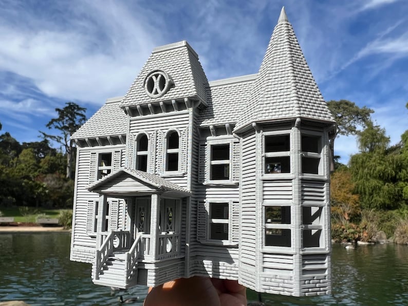 Miniature #38 Gray Ho-scale Neibolt House IT Victorian Mansion Built ...