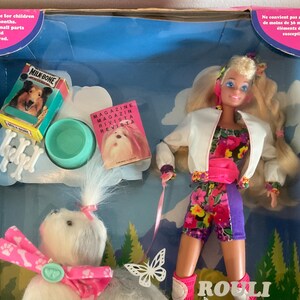 FOREIGN ROLLERSKATING BARBIE Doll and Her Roll Along Puppy Mattel 12098 ...