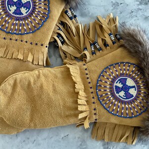 Rare Vintage Canadian Indigenous Handmade Moosehide Beaded Beaver Fur ...