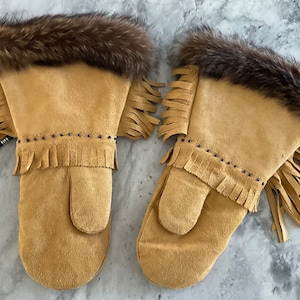 Rare Vintage Canadian Indigenous Handmade Moosehide Beaded Beaver Fur ...