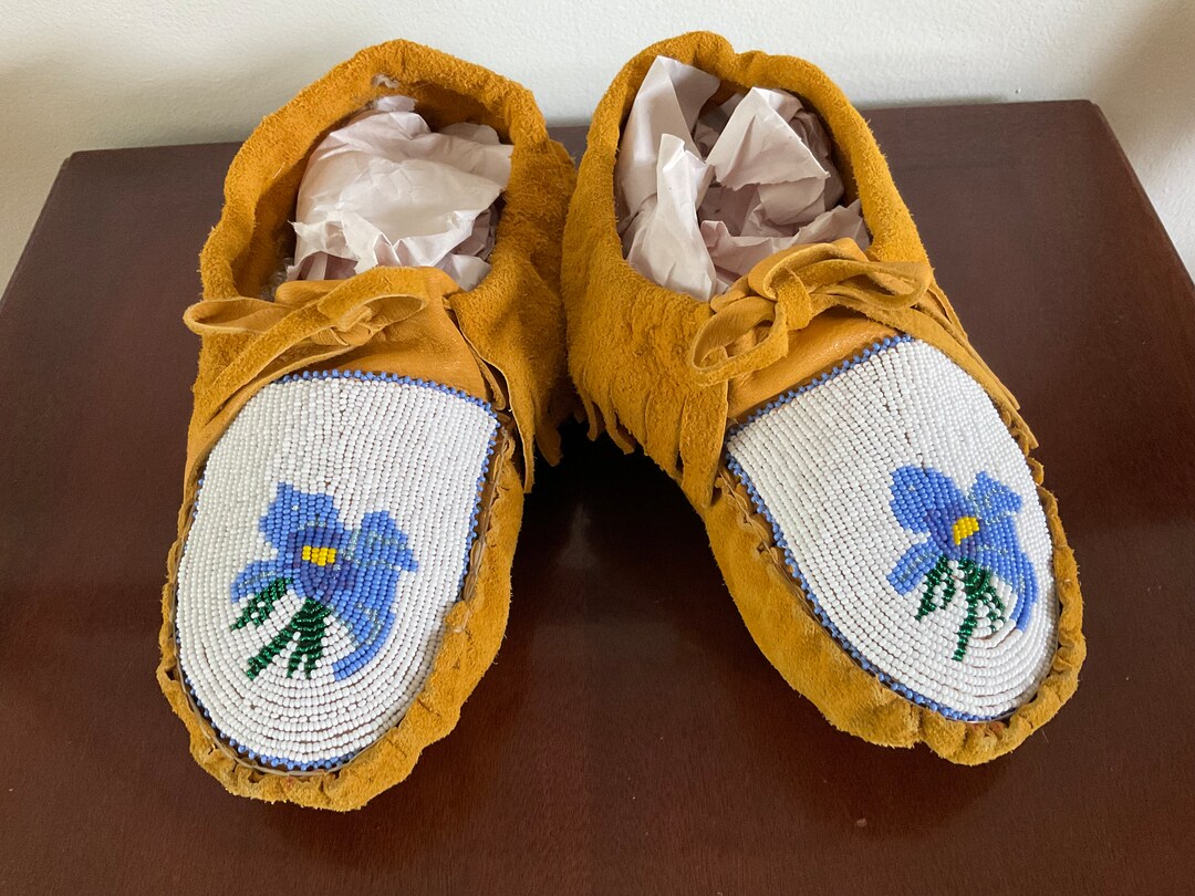 Vintage Handmade Canadian Indigenous Cree Plains Beaded Moccasins Deer ...