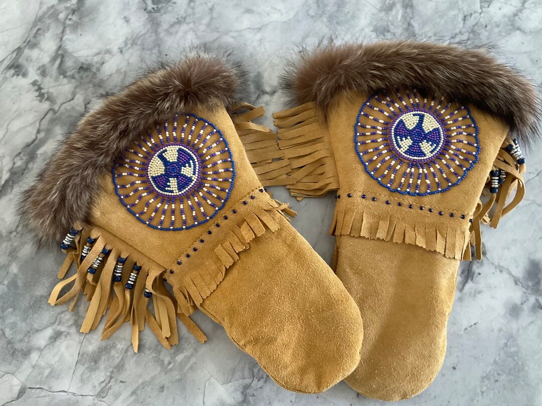 Rare Vintage Canadian Indigenous Handmade Moosehide Beaded Beaver Fur ...