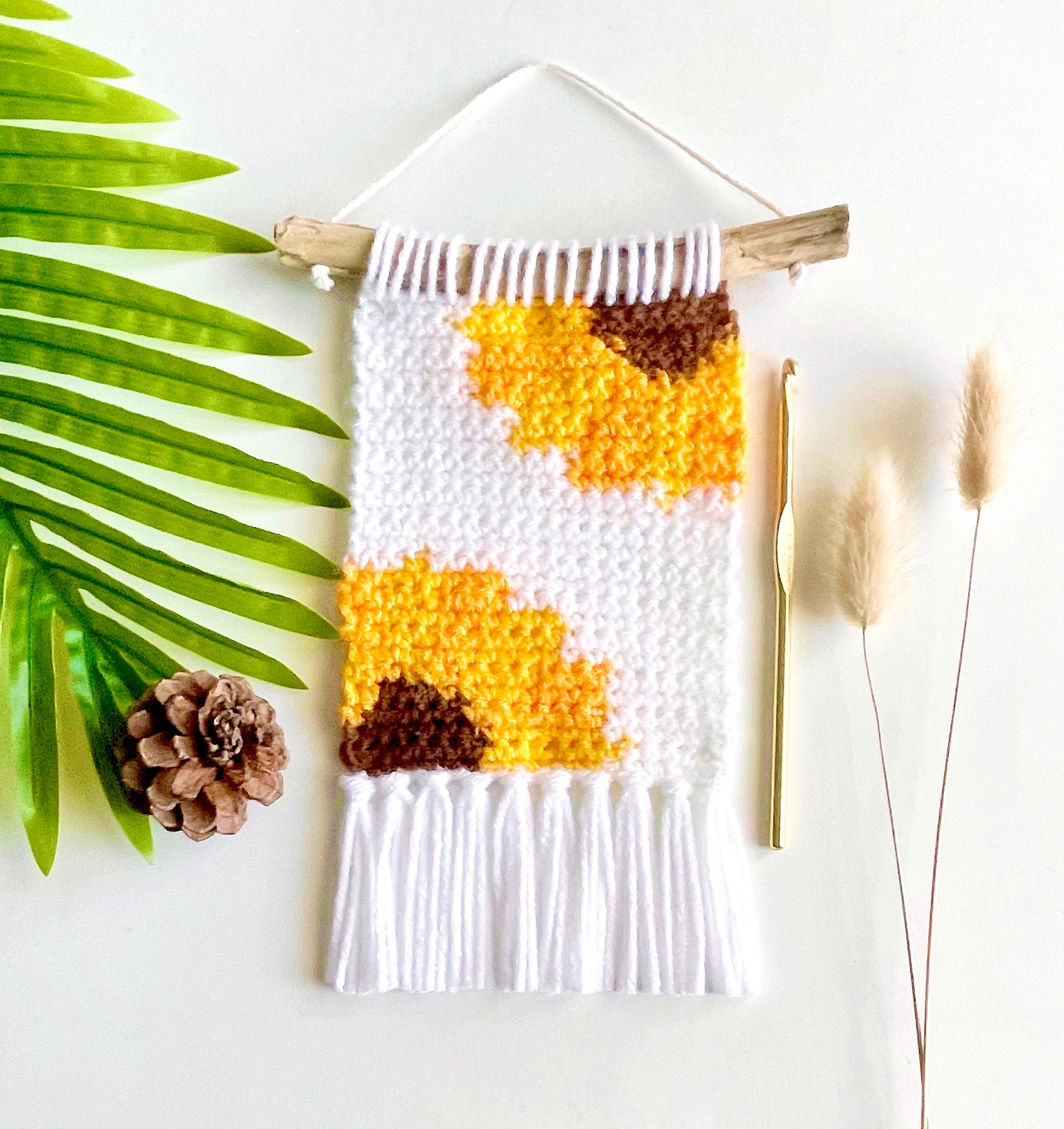 Crochet Pattern the Teeny Weanie Sunflower Wall Hanging - Etsy