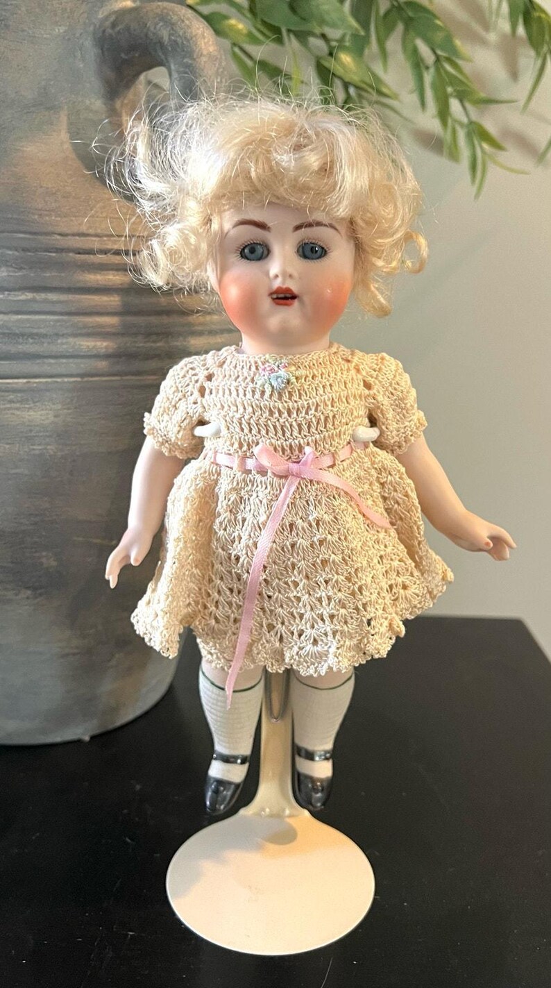 Vintage Porcelain Doll Jointed Limbs Painted Eyes Blonde Hair 9 ...