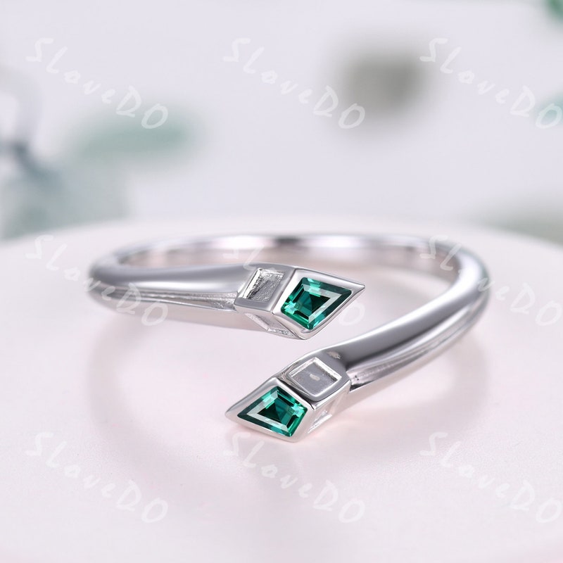 Platinum Hug Ring - Etsy